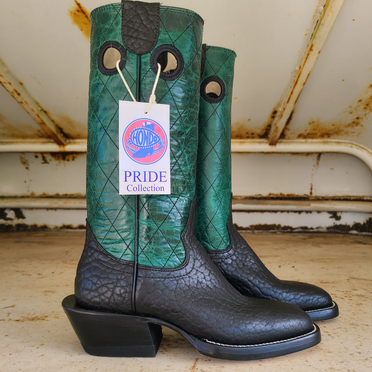 Hondo Picosa Creek Exclusive Black Bullhide w/Green Volcano - The Sham ...