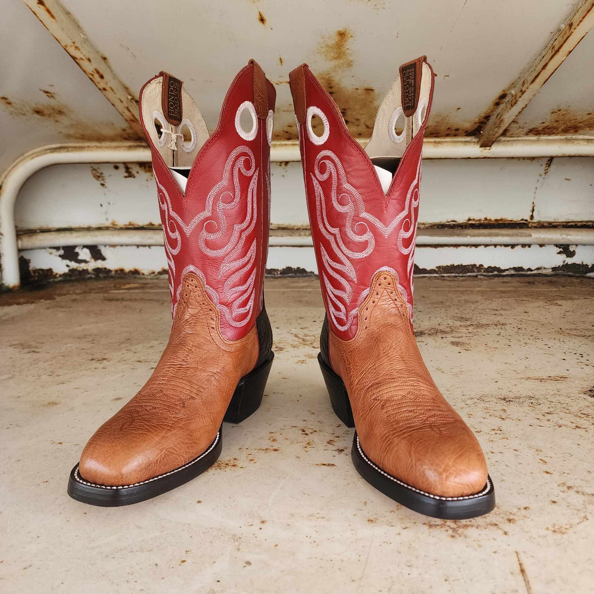 Hondo Picosa Creek Exclusive Walnut Spanish Shoulder w/Red Cow - The R ...