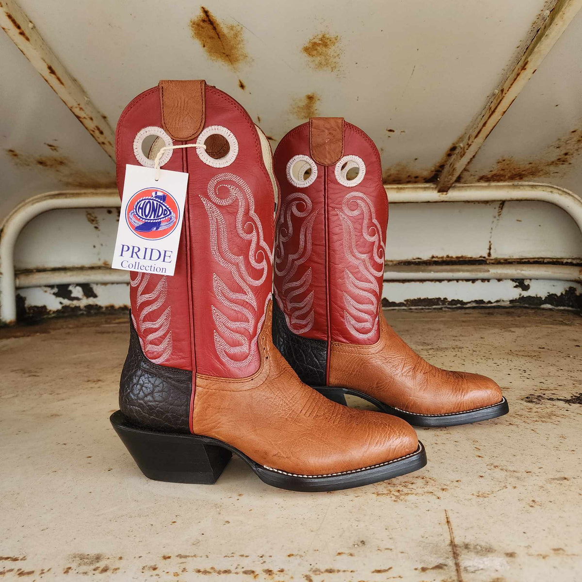 Hondo Picosa Creek Exclusive Walnut Spanish Shoulder w/Red Cow - The R ...